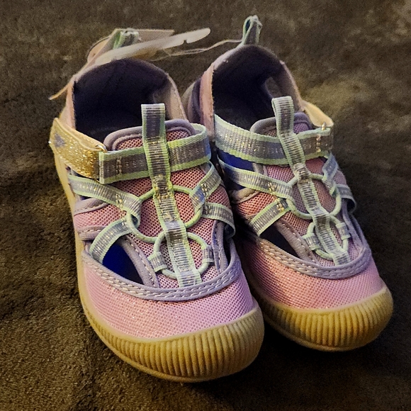 OshKosh B'gosh | Shoes | Osh Kosh Bgosh Girls Walkighiking Sandals ...